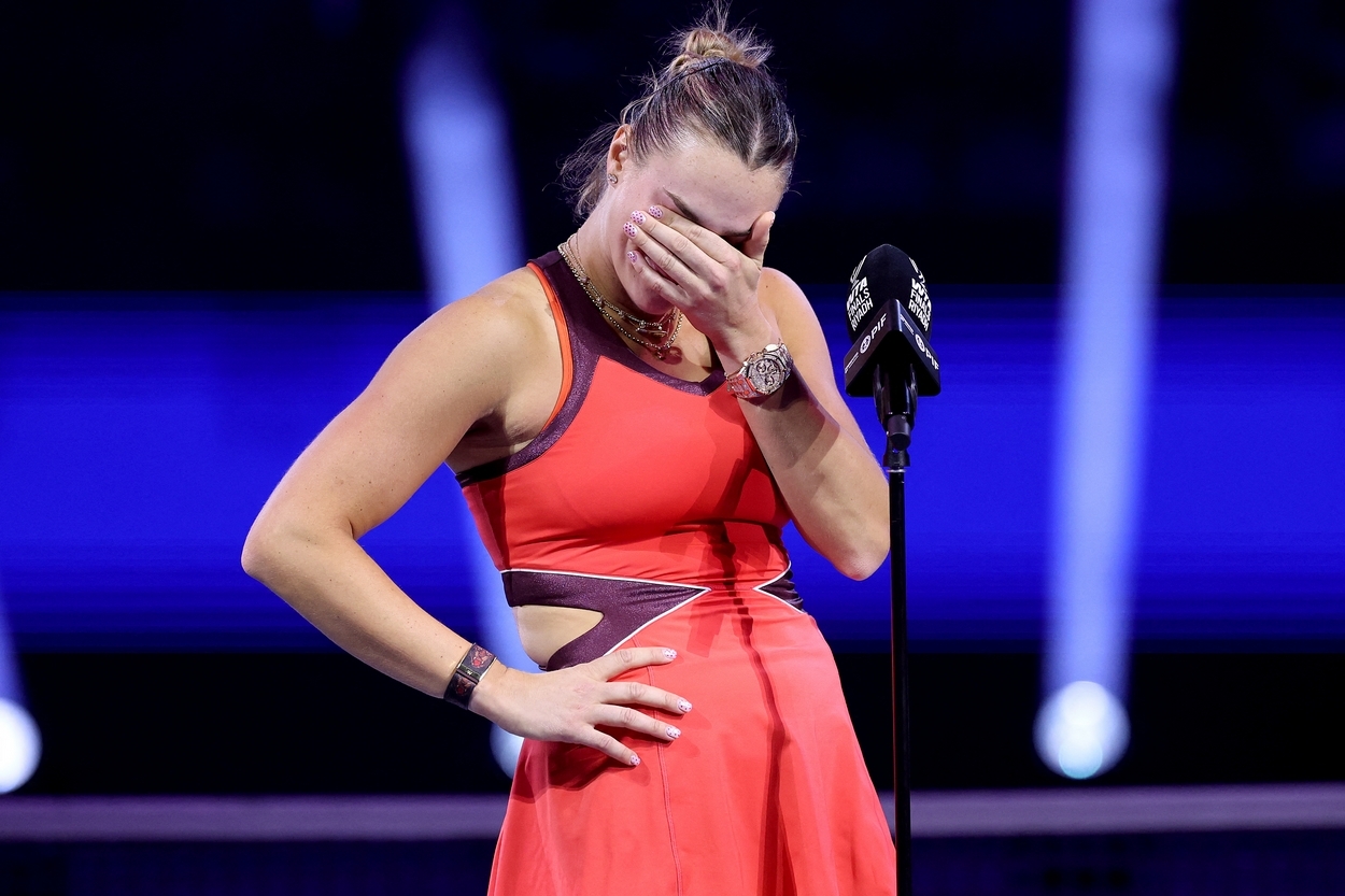 Doslova jsi mě na kurtu zničila. Sabalenková se po další bolestivé prohře neubránila slzám ...
